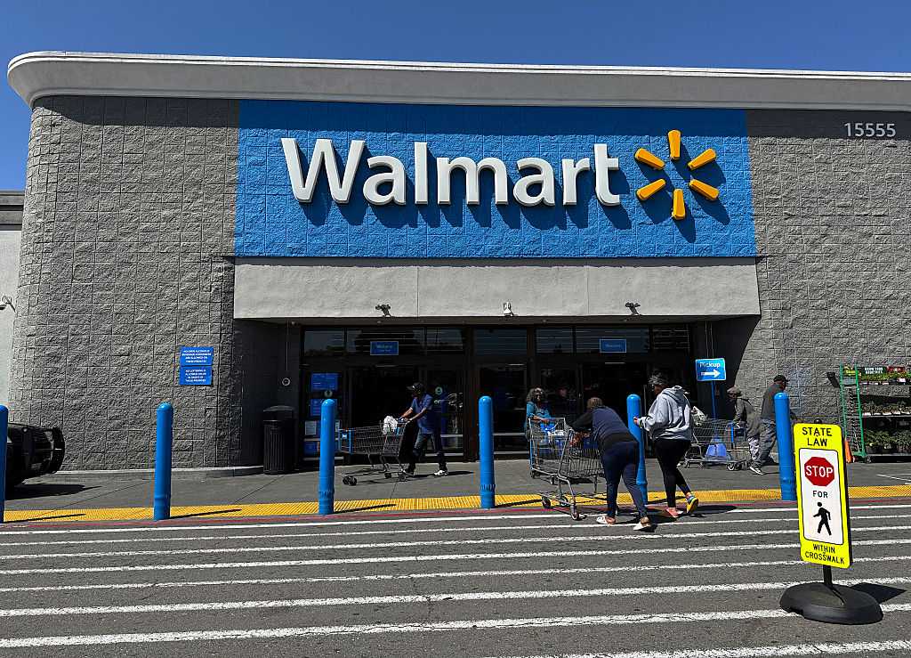 Walmart remodeling 10 Iowa stores, expanding online pickup and delivery ...