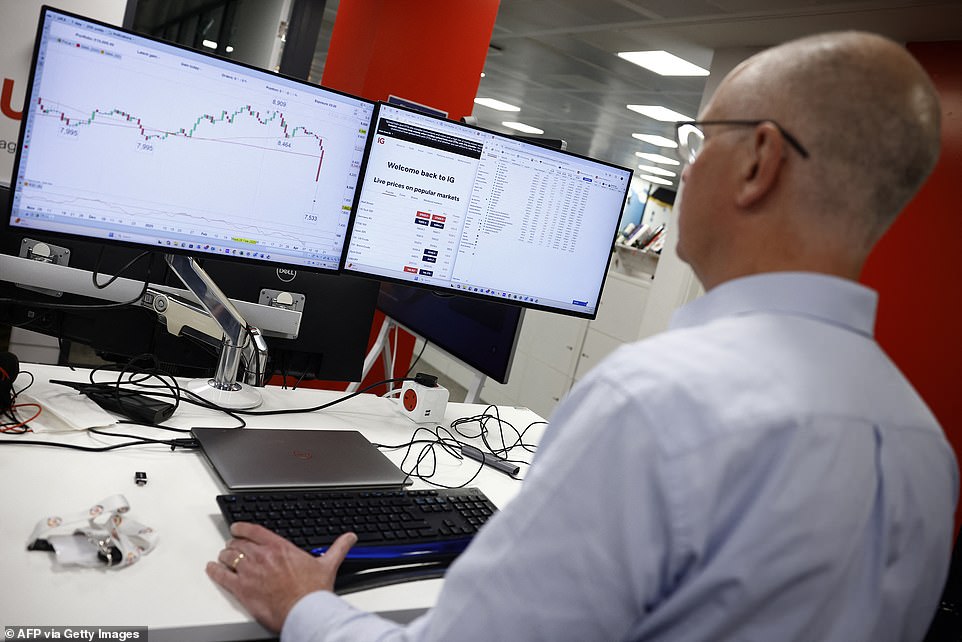 Dopo mille operazioni per assomigliare a Barbie e Ken, questo è il ...