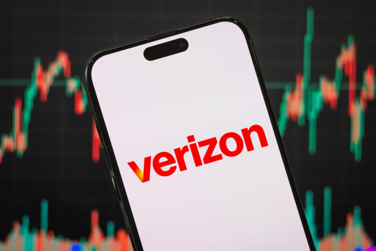 Verizon responds to reports of outages across America
