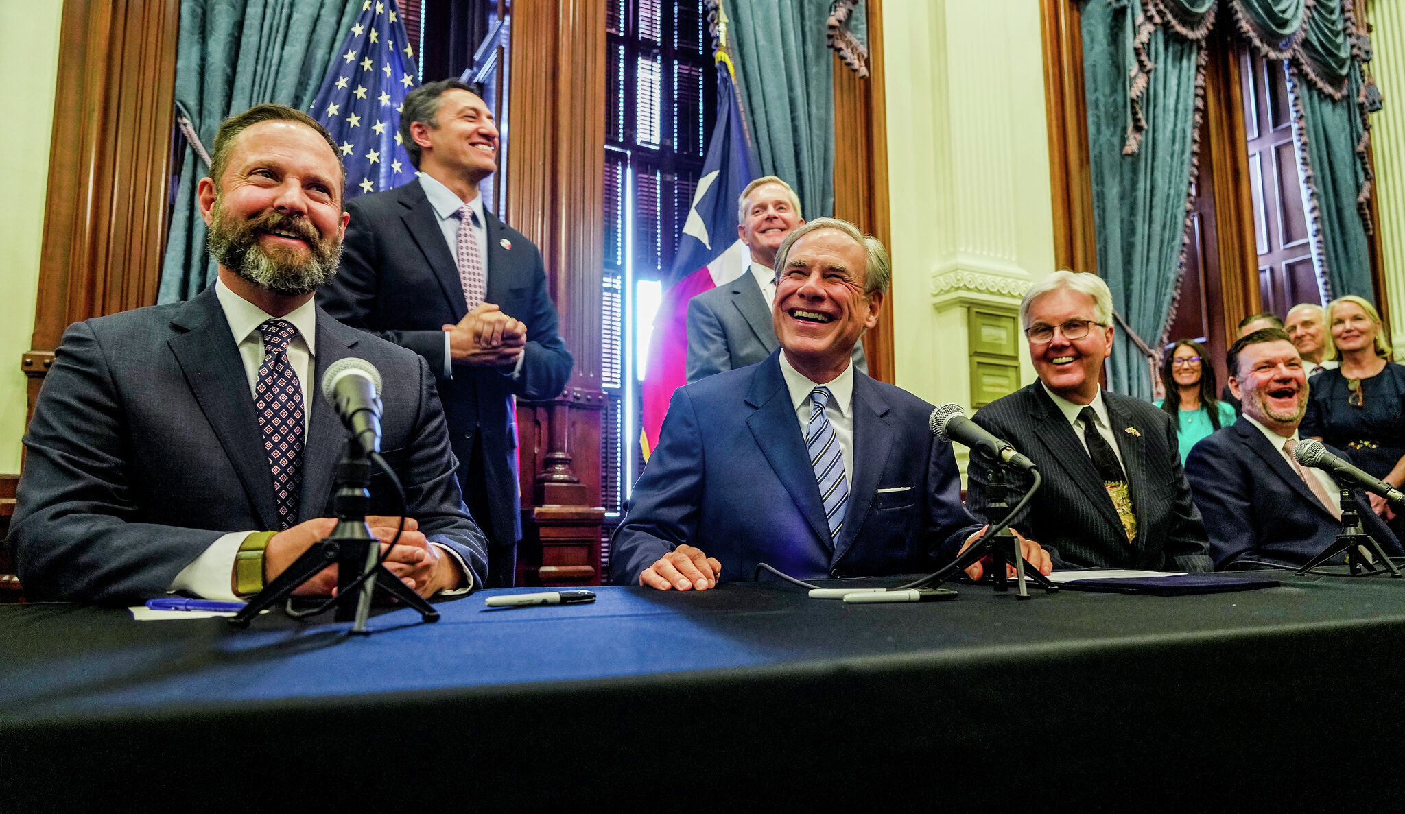 Texas lawmakers agree on $8B school funding package with teacher raises