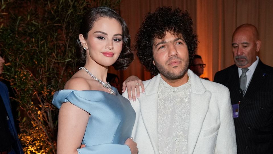 Selena Gomez got her first-ever prom photoshoot at the mall, courtesy ...