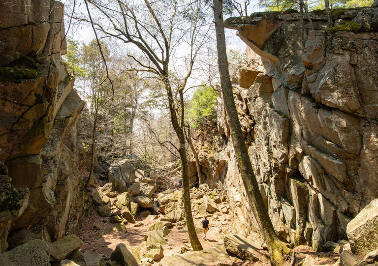 Sutton PD: Hiker in fatal fall at Purgatory Chasm a mother of four from ...