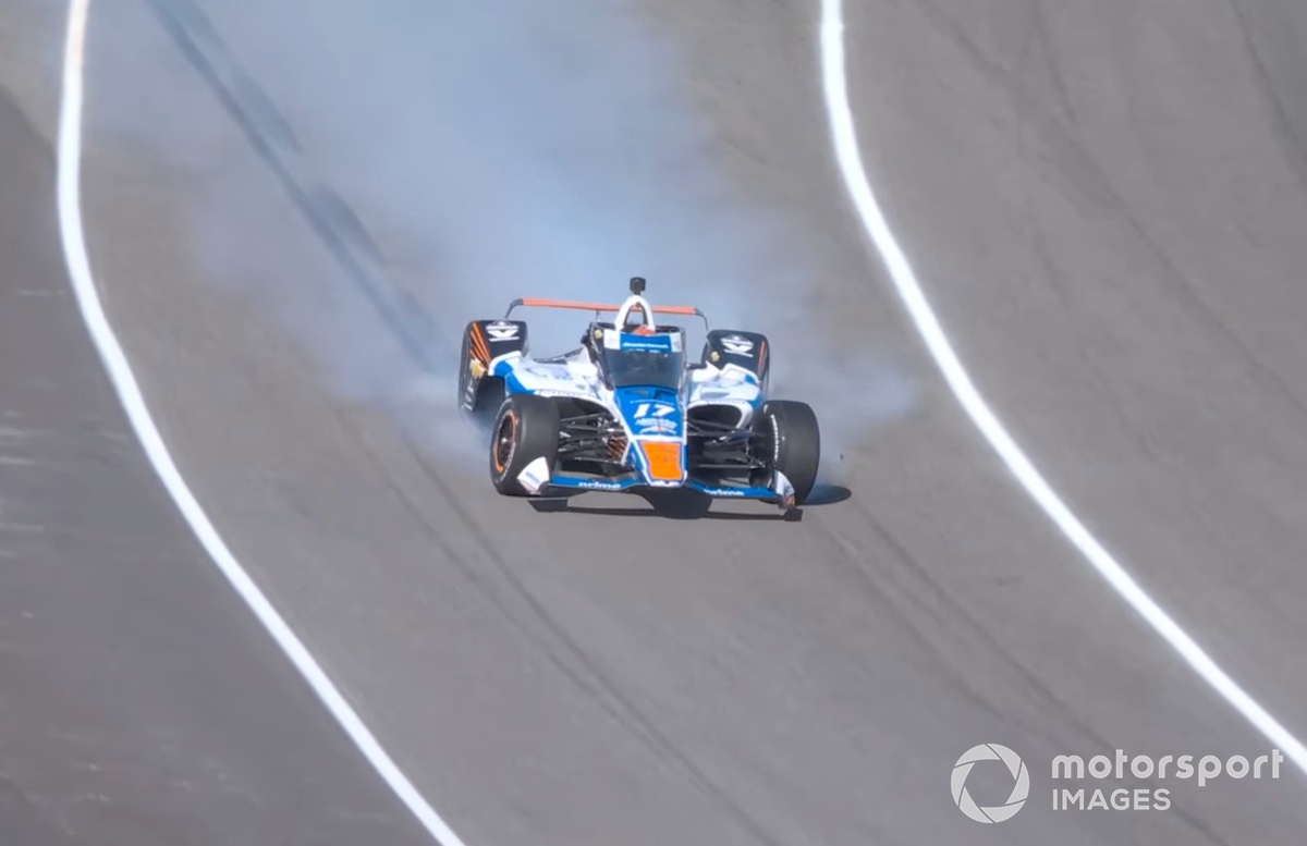 Kyle Larson hits wall, crashes during Indy 500 open test