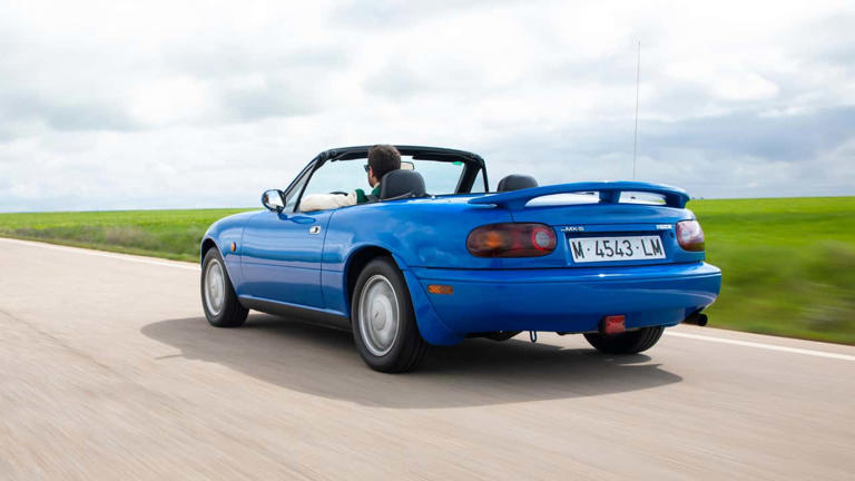 Prueba clásica: Authi Mini 1000, Renault 5, Volkswagen Golf GTI y Mazda ...