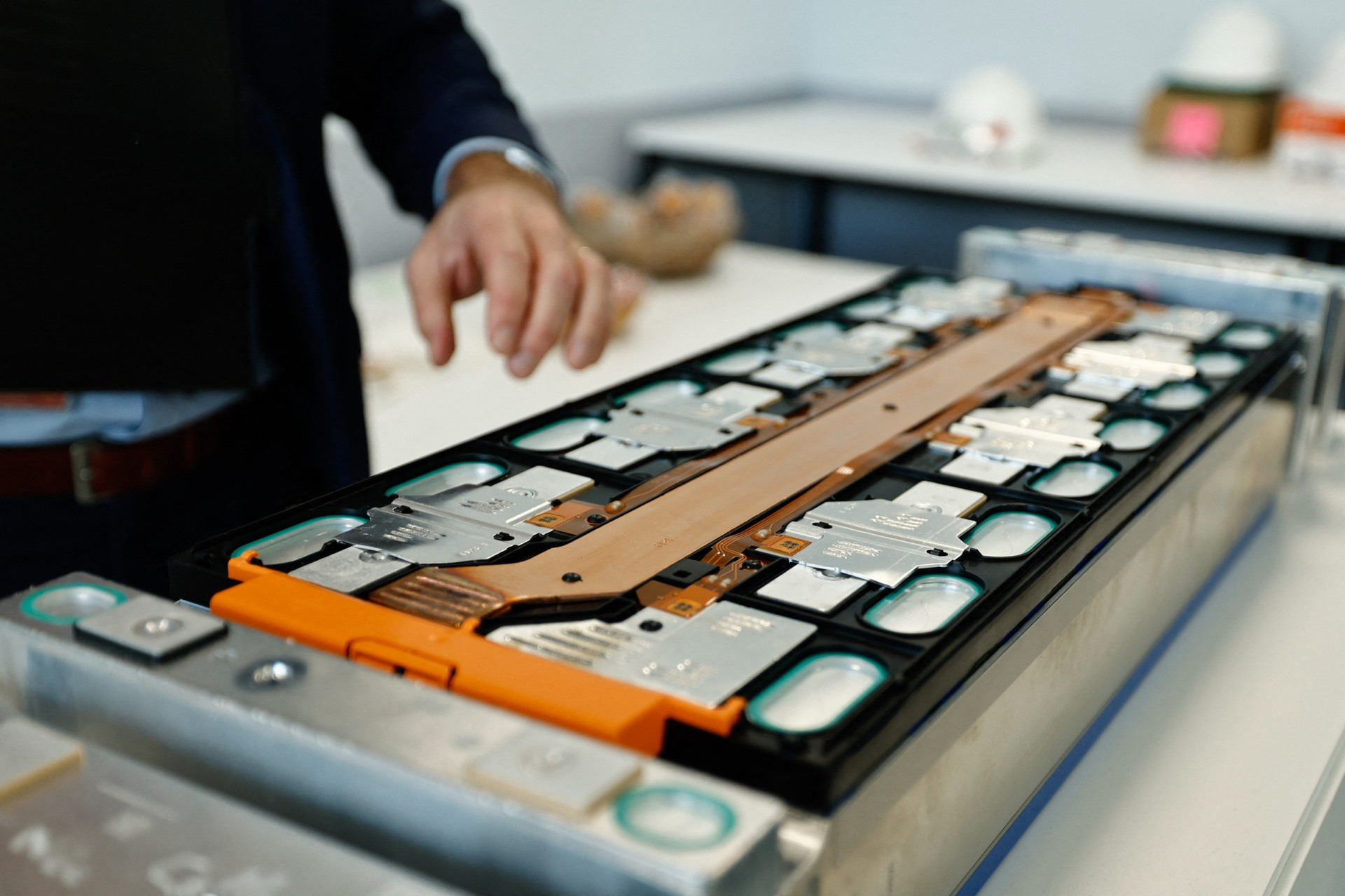 Sustainable alternatives to lithium-ion batteries