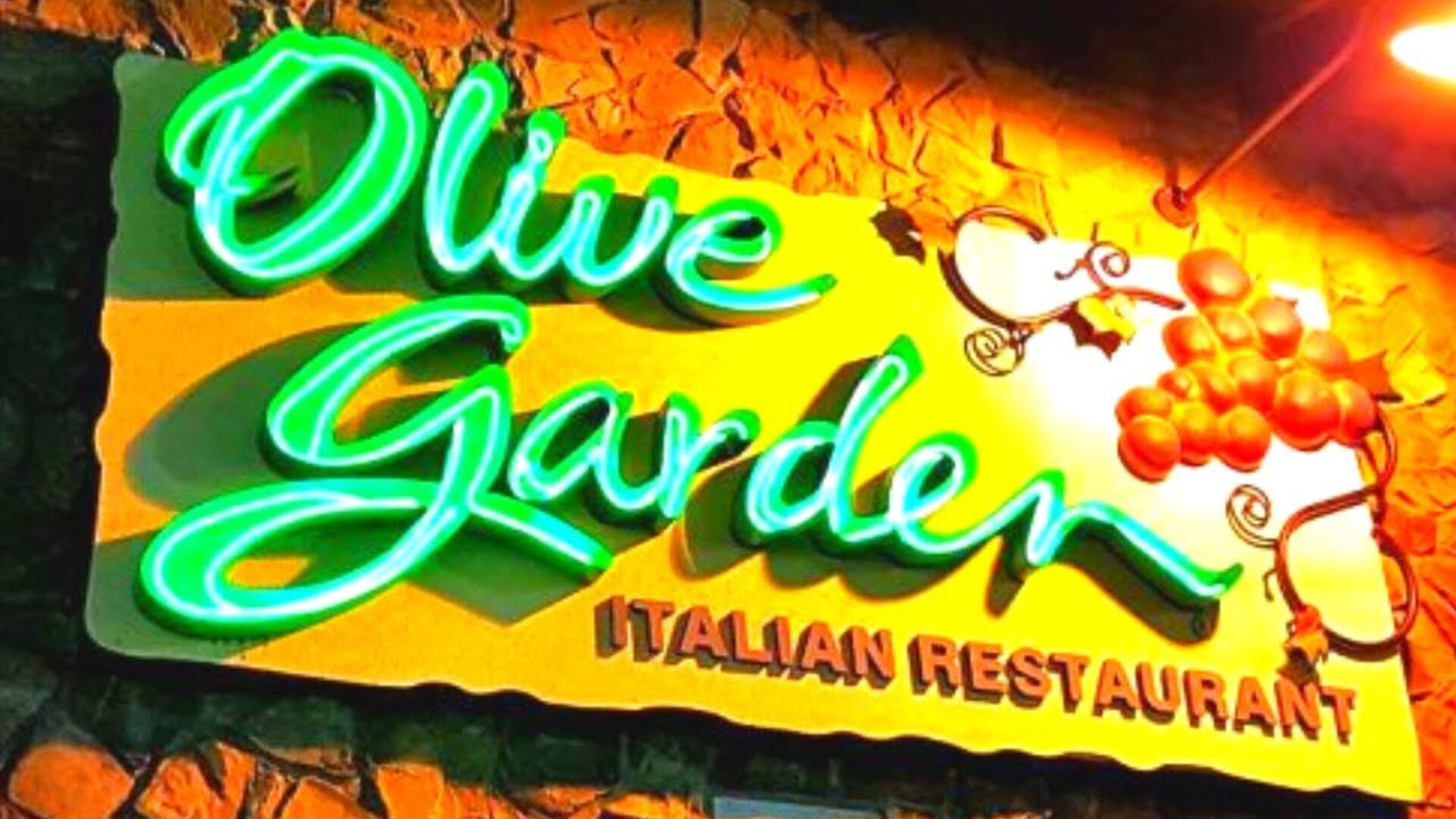 The Untold Truth Of Olive Garden