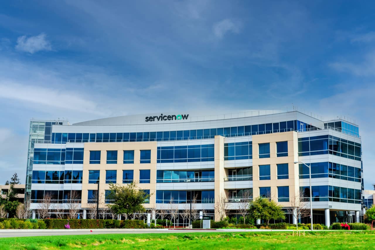 ServiceNow Stock Is Having a Blockbuster Day. Software Is a Haven, for Now.
