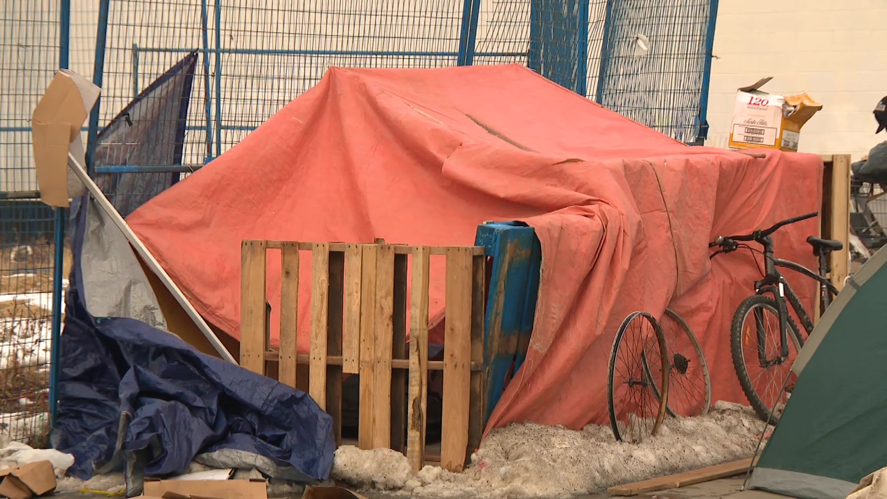 Federal parties talk homelessness on the campaign trail