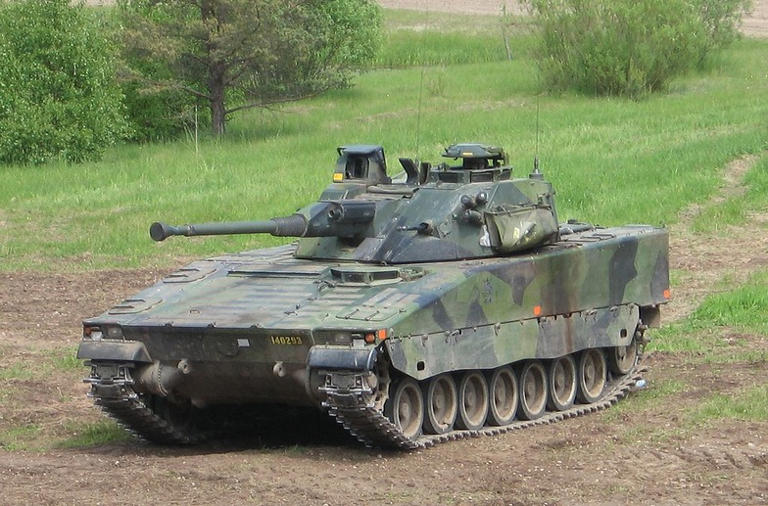 Les CV90 suédois plébiscités par les Etats baltes et scandinaves