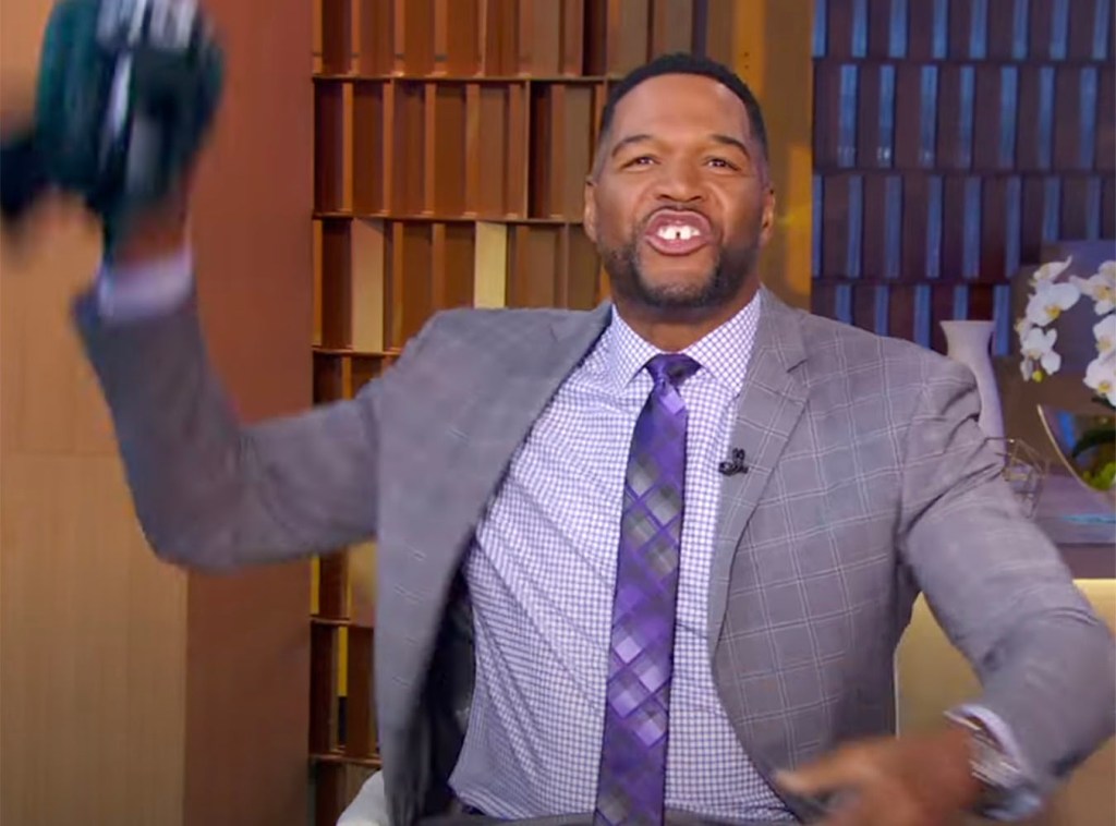 Michael Strahan tosses gifted Eagles jersey in new GMA video: ‘You wish ...