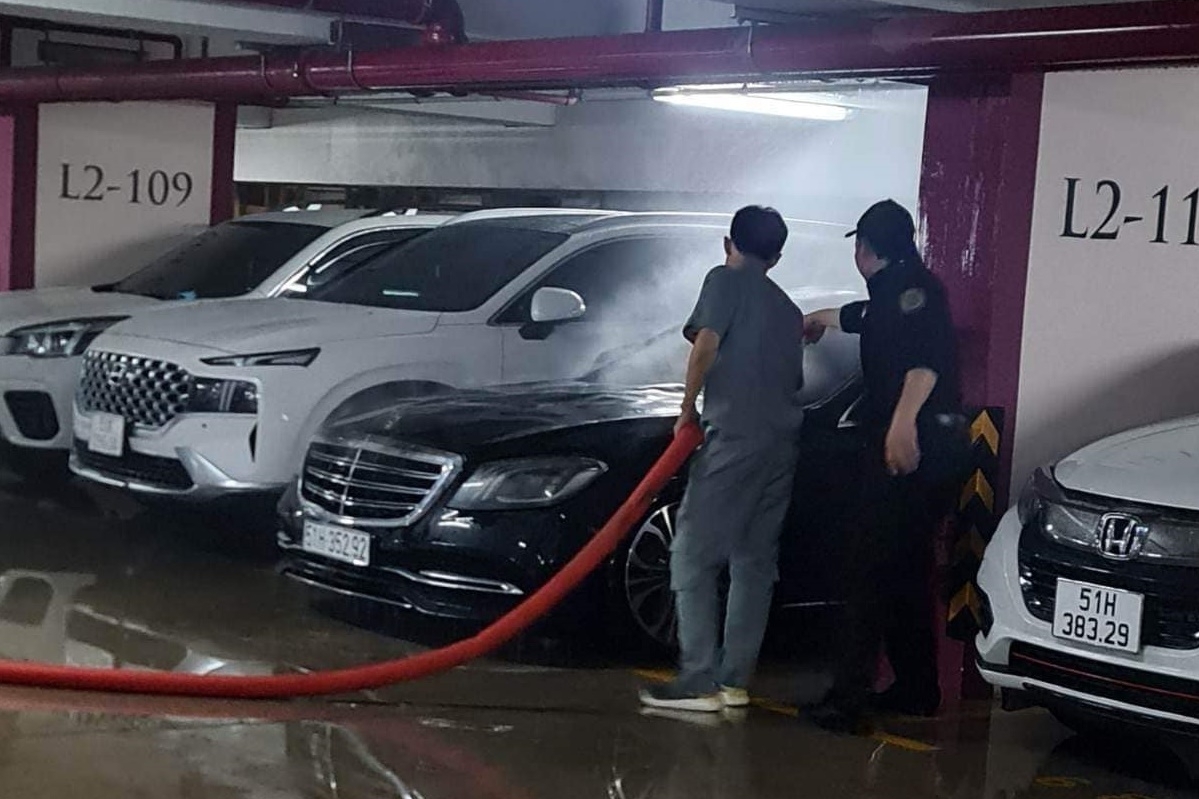 Dời phiên tòa giữa ca sĩ Duy Mạnh và Mercedes Việt Nam đến 21/5