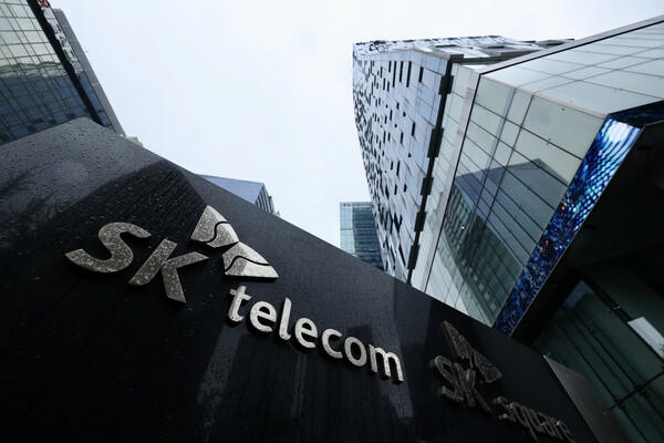 [속보] SK텔레콤, 2300만 모든 고객 '유심' 무상교체