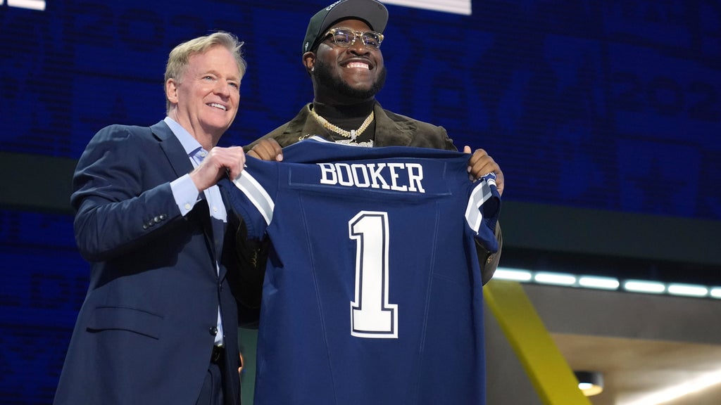 Dallas Cowboys take guard Tyler Booker with the 12th overall pick