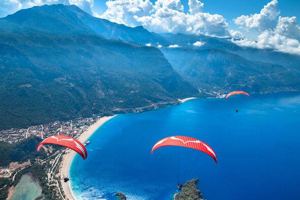 Brit tourist, 22, plunges to death in horror paragliding crash after ...