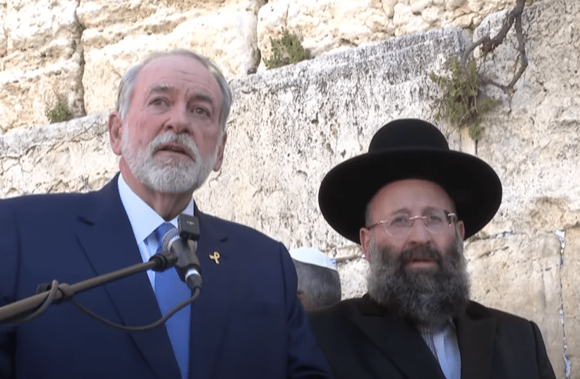 Huckabee condemns Hamas's use of 'flesh dome' human shields, continued ...