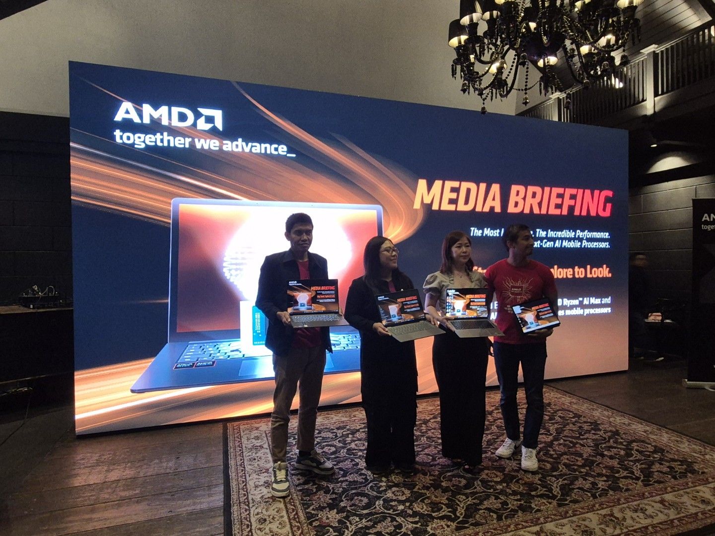 AMD Tampilkan Kehebatan Processor Terbaru Ryzen AI 300 & AI Max