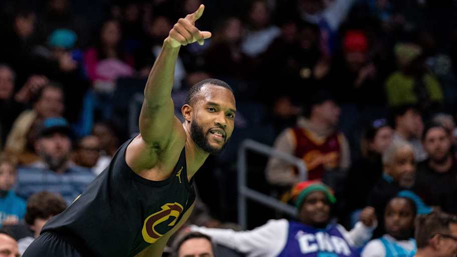 Evan Mobley Named 2024–25 NBA Defensive Player of the Year