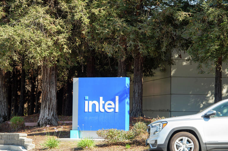 Bay Area tech giant Intel's new CEO confirms layoffs, orders more in ...