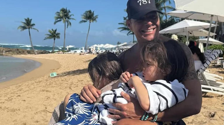 Ricky Martin melts hearts while taking his son to school