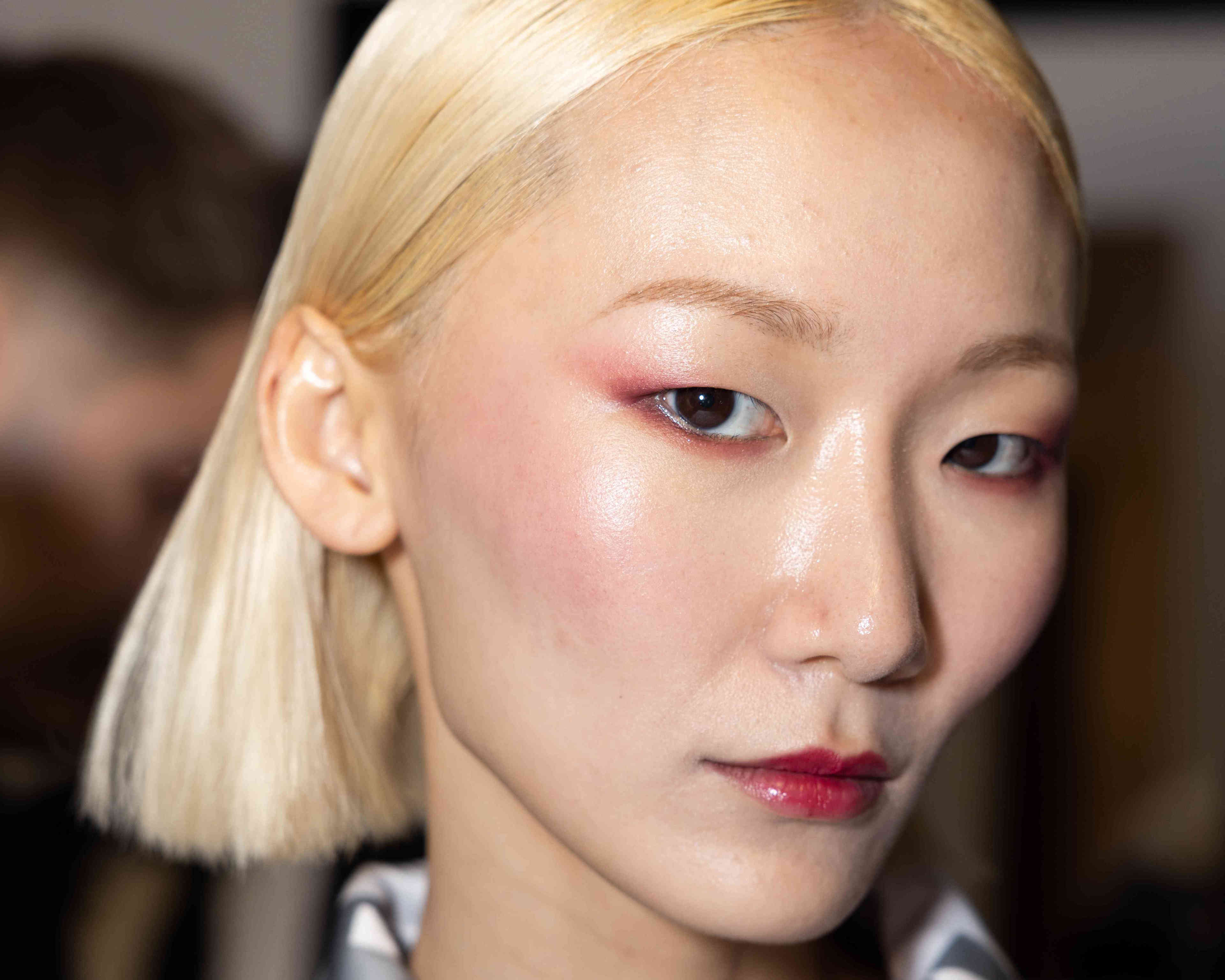 Icing Your Face Is the Cheapest and Easiest Way to Soothe and Tighten Skin