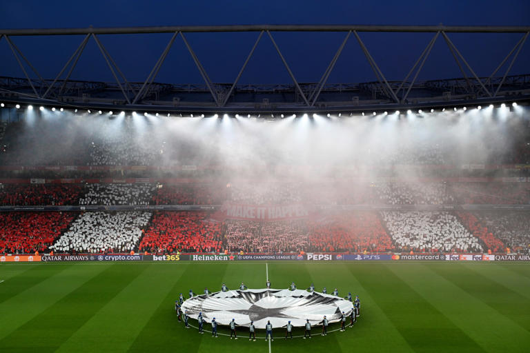 Arsenal fan group forced to refund supporters over tifo for Paris Saint ...