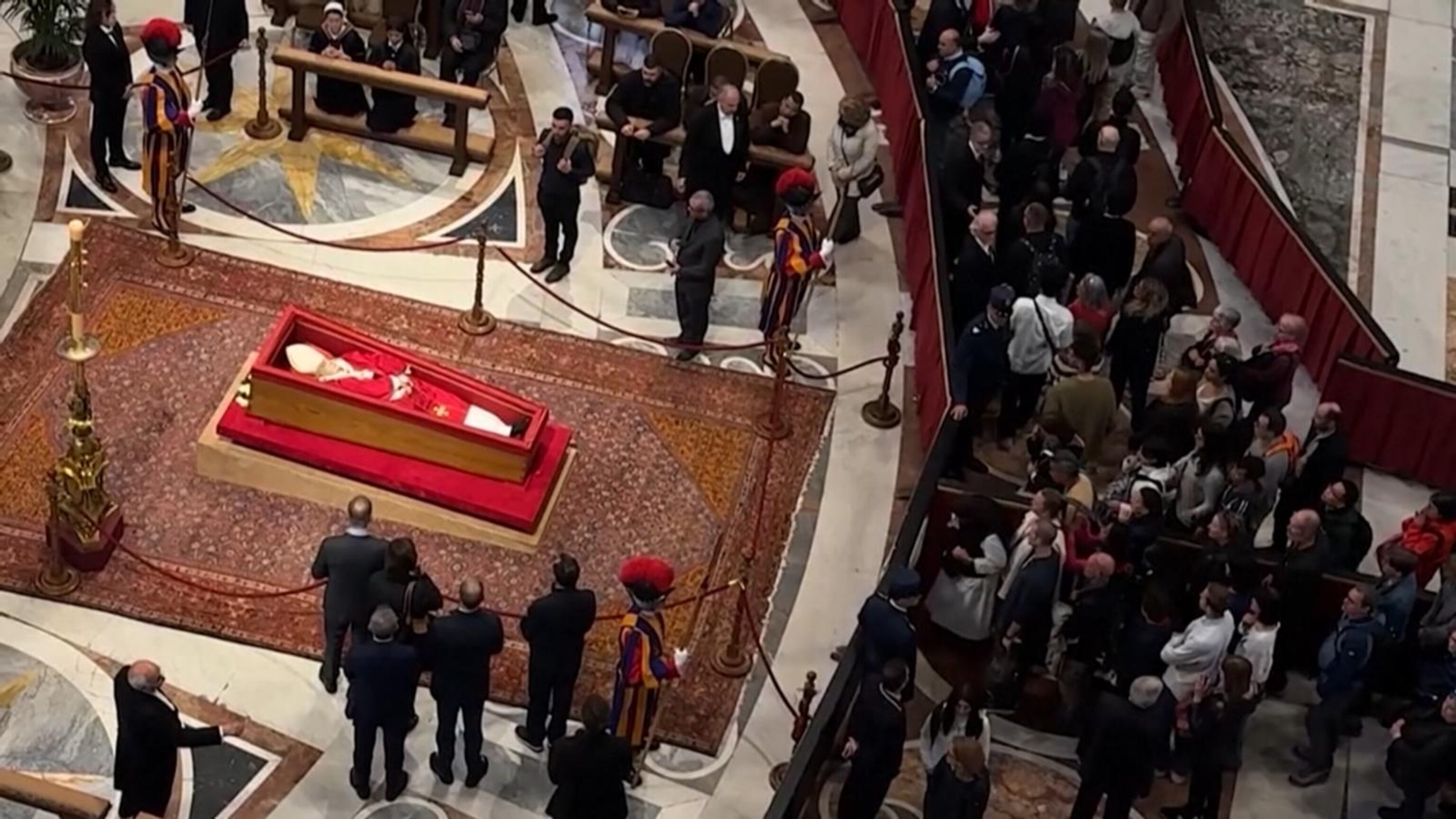 Mourners pay homage to Pope Francis as Vatican reveals first image of ...