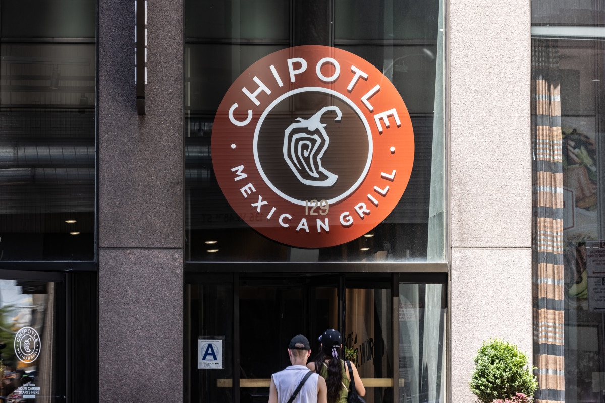 The Genius Chipotle Ordering Trick That Has Fans Asking, 'Why Have I ...