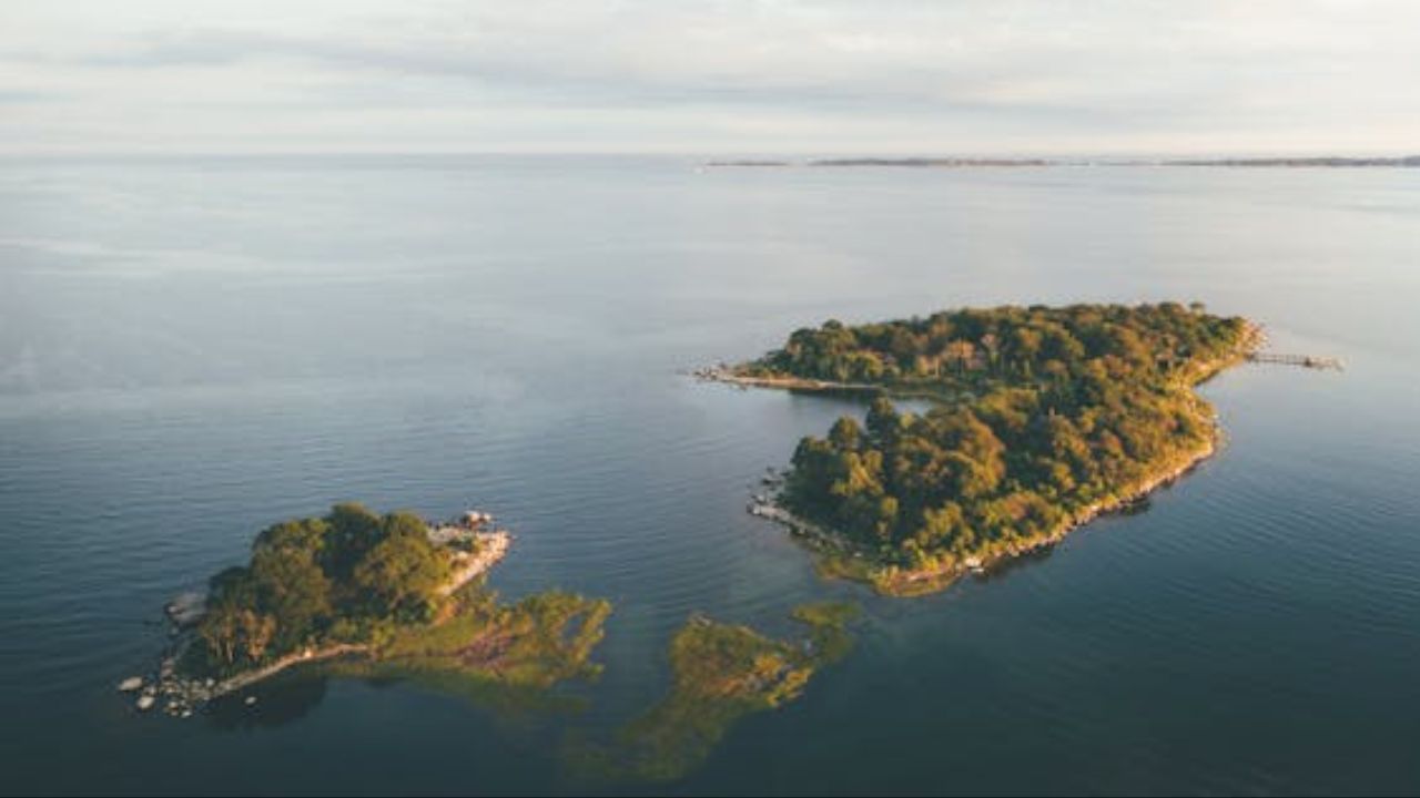 How much does it cost to buy an island? Discover prices, factors, and ...