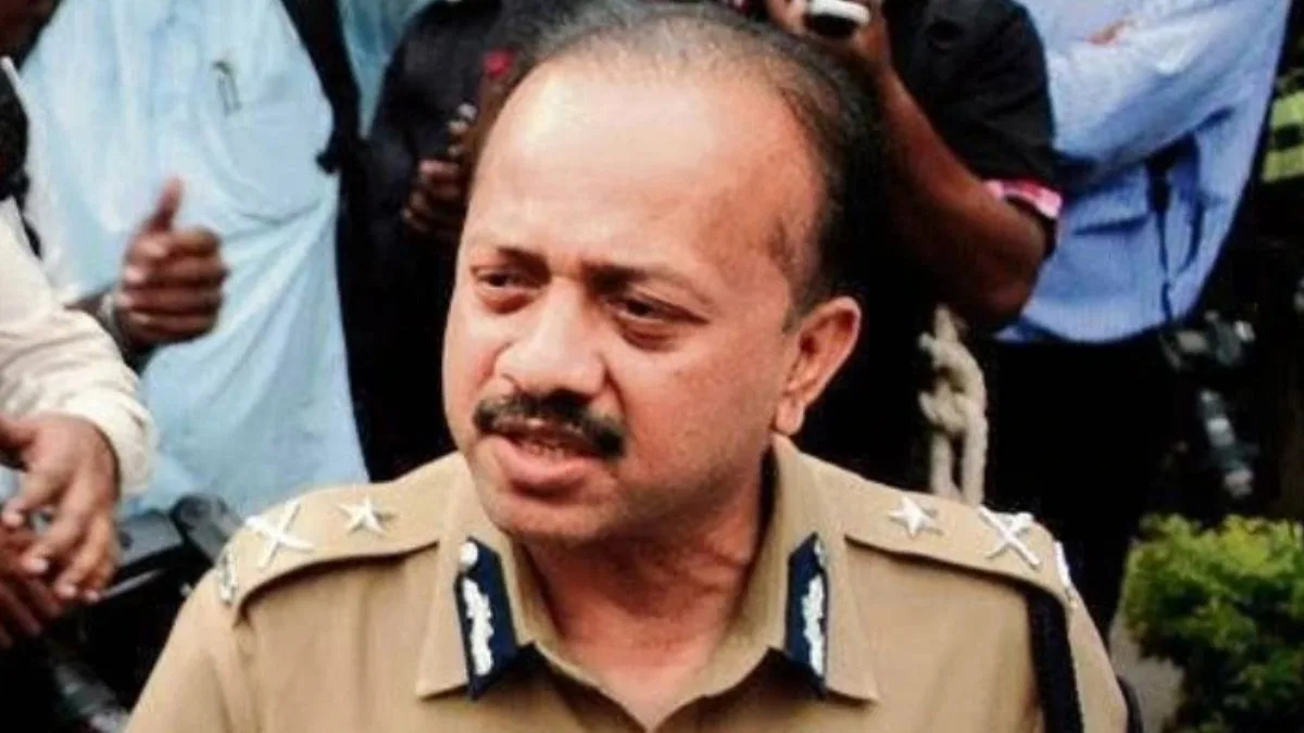 Deven Bharti appointed Mumbai Police Commissioner: Fadnavis' 'blue-eyed ...
