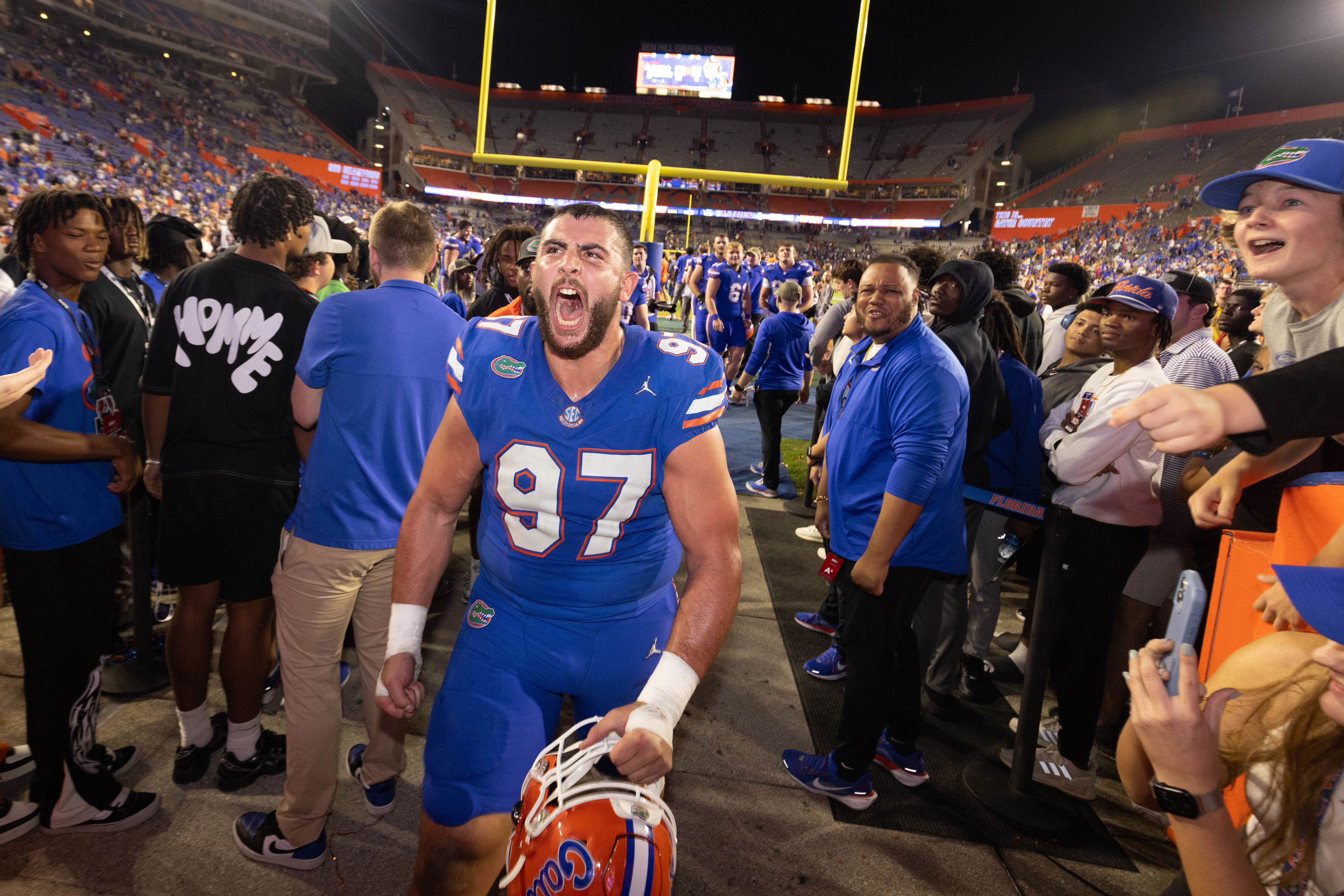 Former Florida football DL Joey Slackman earns rookie minicamp invite ...