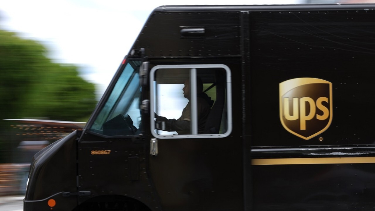 Now is a great time to accumulate blue chip stocks, analyst says