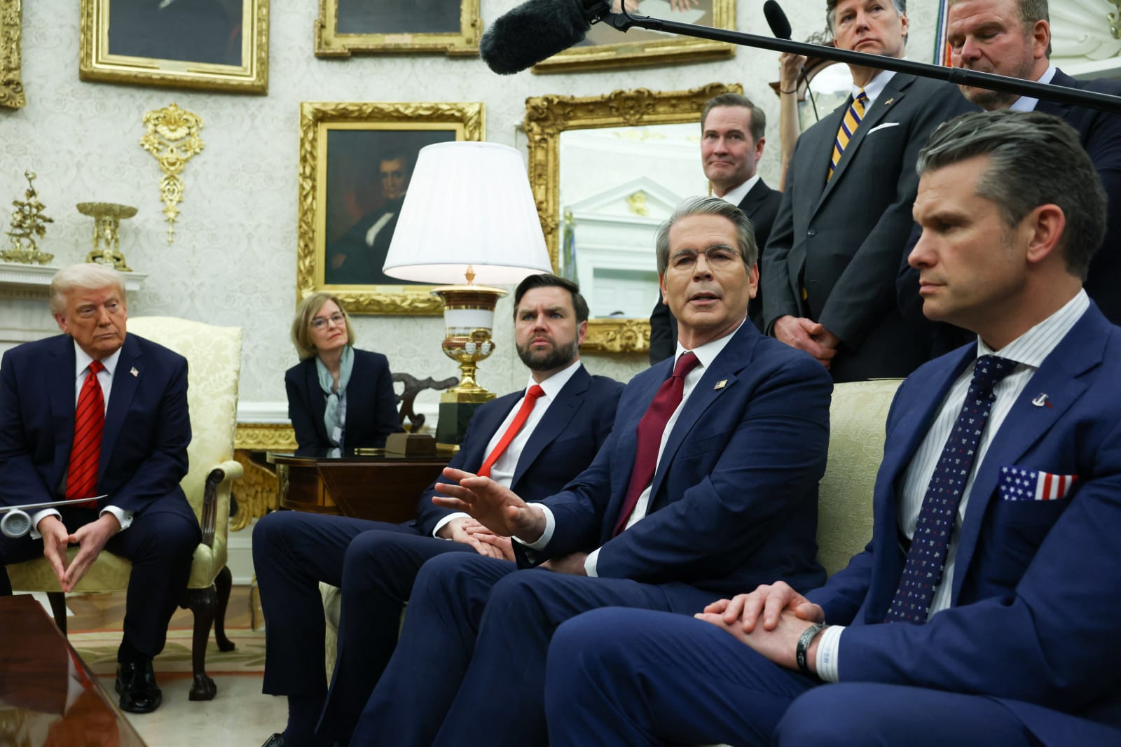 'Risk increasing' for top Trump admin official as Signal chat probe ...