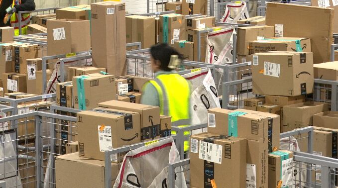 Amazon reps pitch plans for Vermont facility in Essex Town