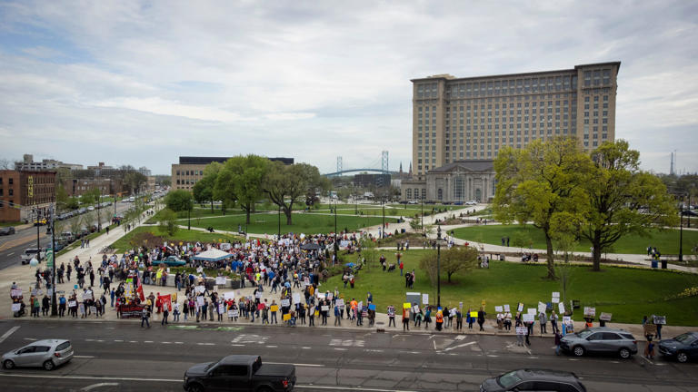 Hundreds protest Trump's policies at May Day rally in Detroit's ...