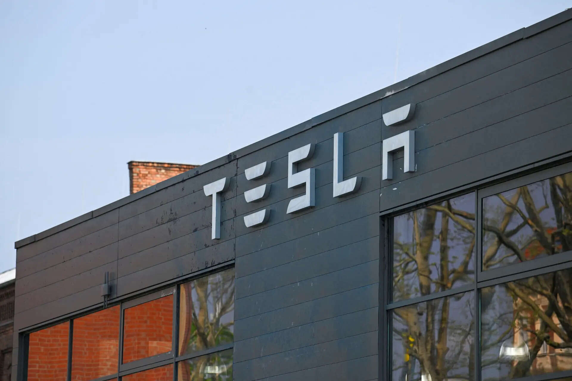 Tesla director snaps up shares for the first time in over 5 years, just ...