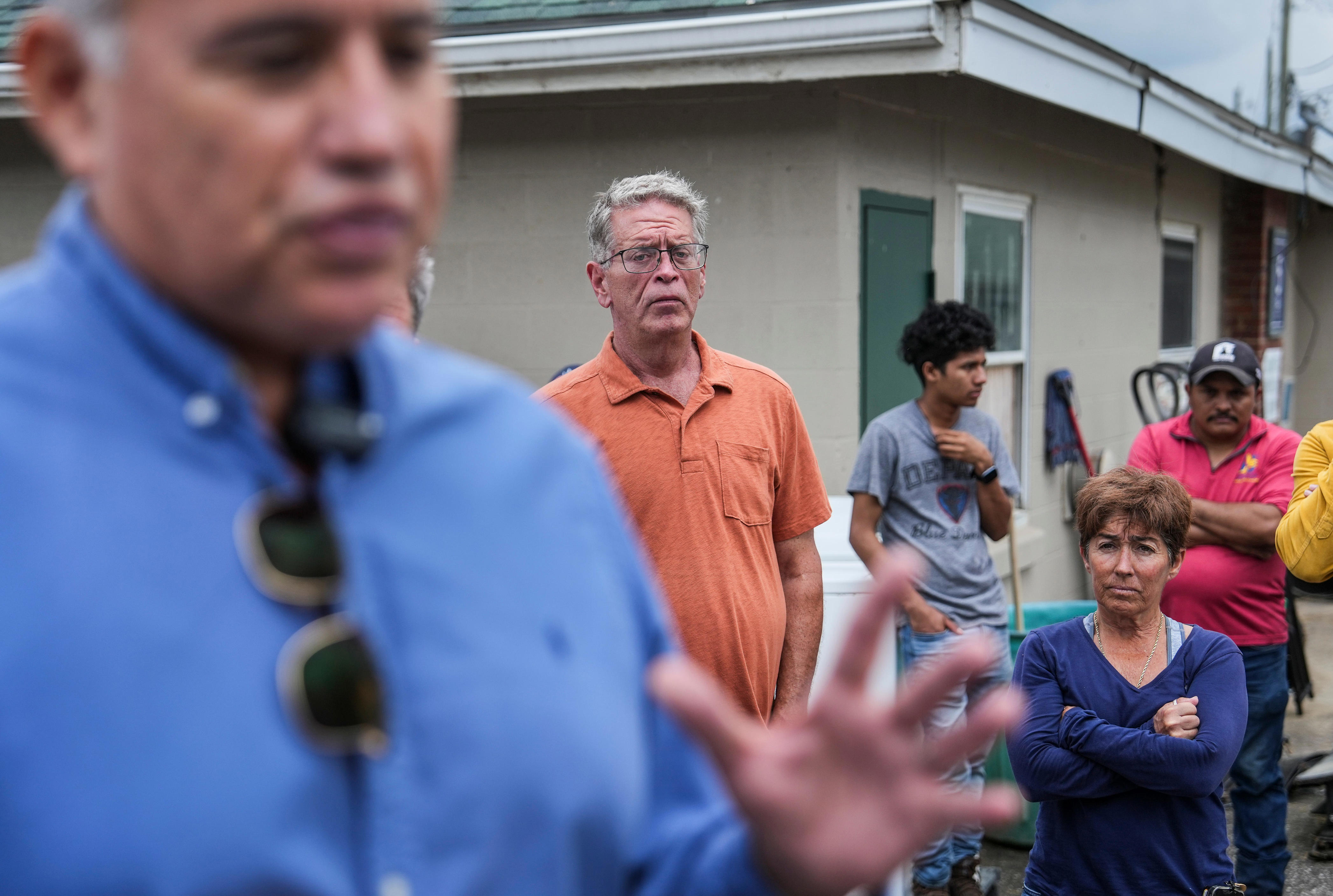 Horse racing groups call for immigration reform to protect backside ...