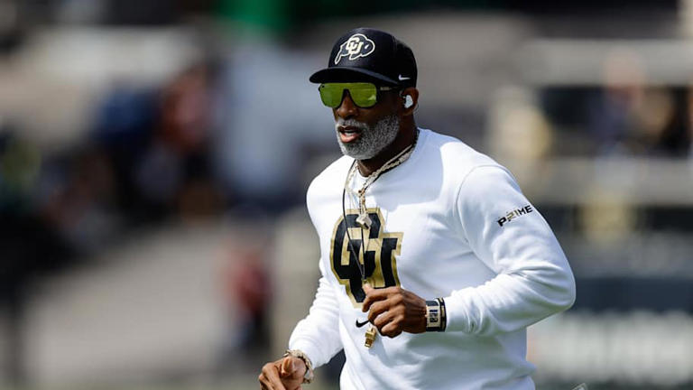 Las Vegas Raiders Sign Former Texas Star WR