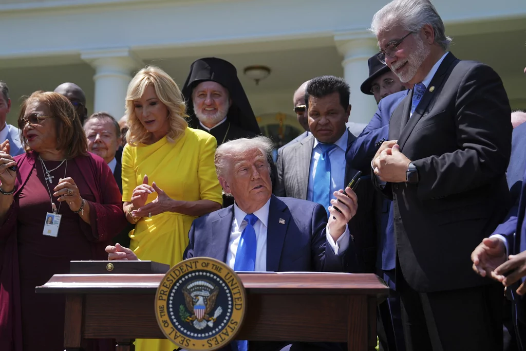 Trump praises ‘unbelievable’ Rubio minutes before giving him surprise ...