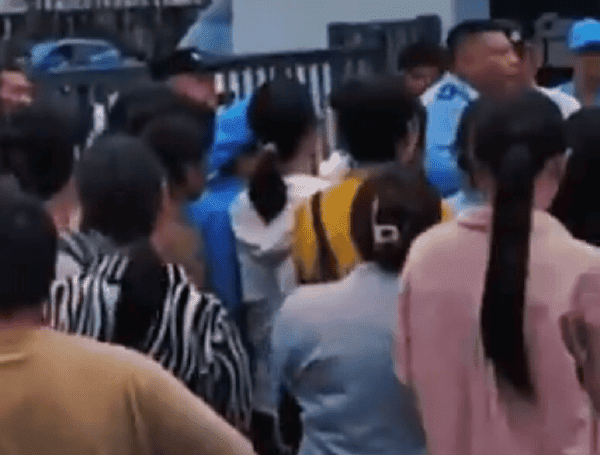 Unpaid Workers’ Protests Spread Across China As Factory Closures Mount ...