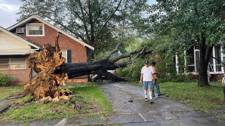Widespread storm damage, power outages reported in Rome