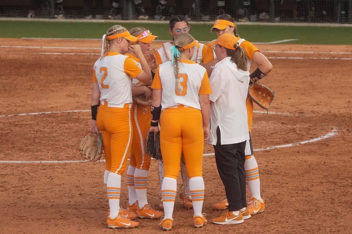 Outstanding photos of the elite Tennessee Volunteers softball team