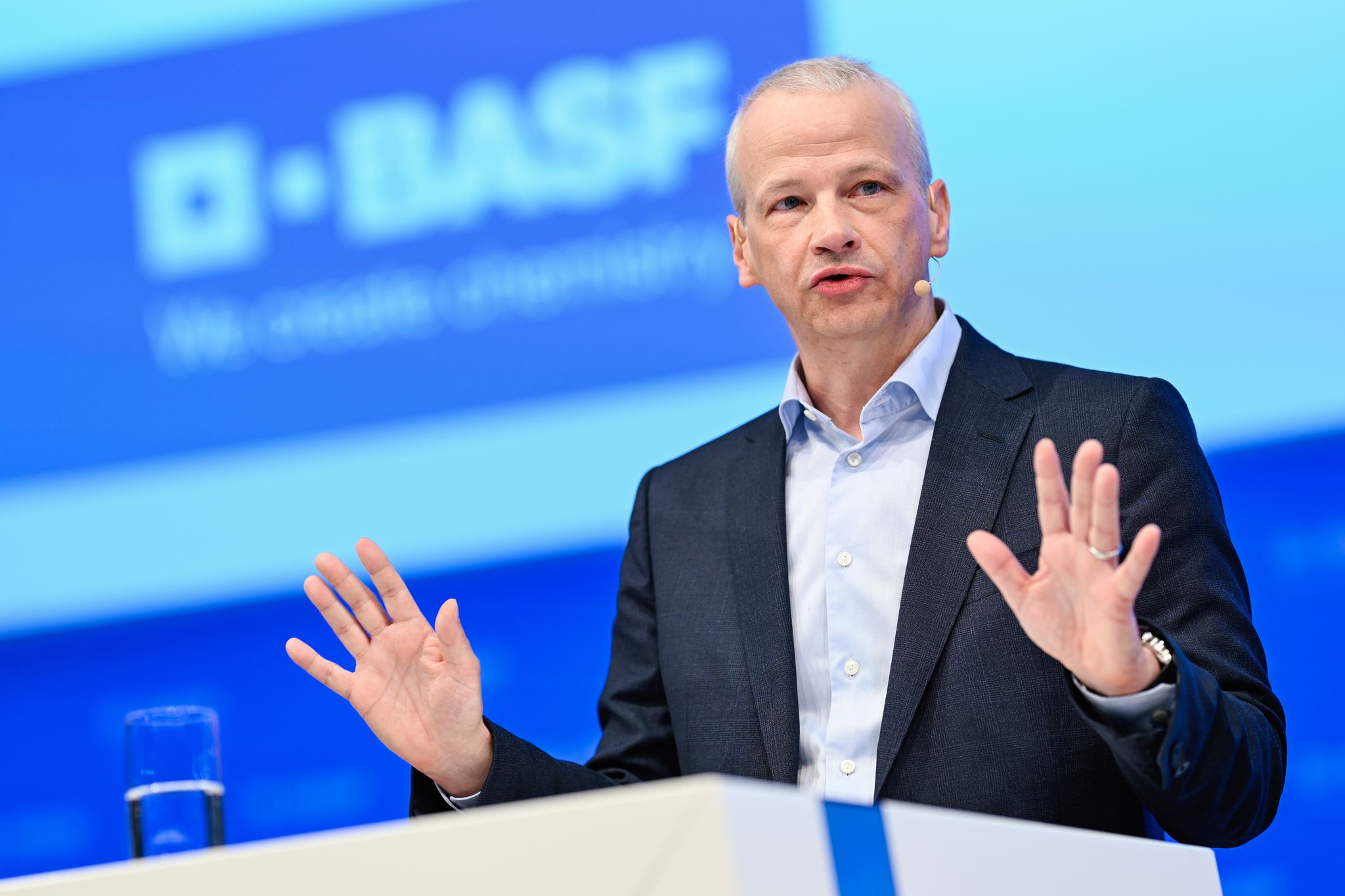 BASF-Chef steht Aktionären Rede und Antwort