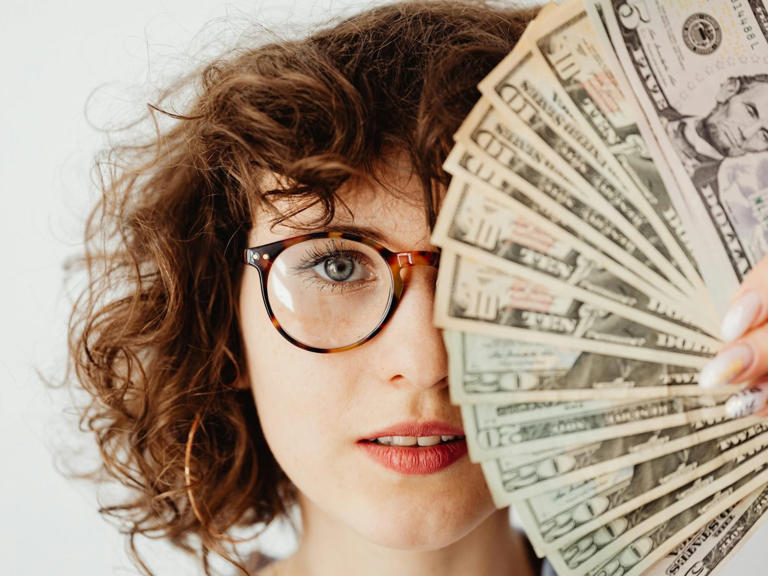 Todas las mejores aplicaciones para ganar dinero viendo videos: comparativa, trucos y ...