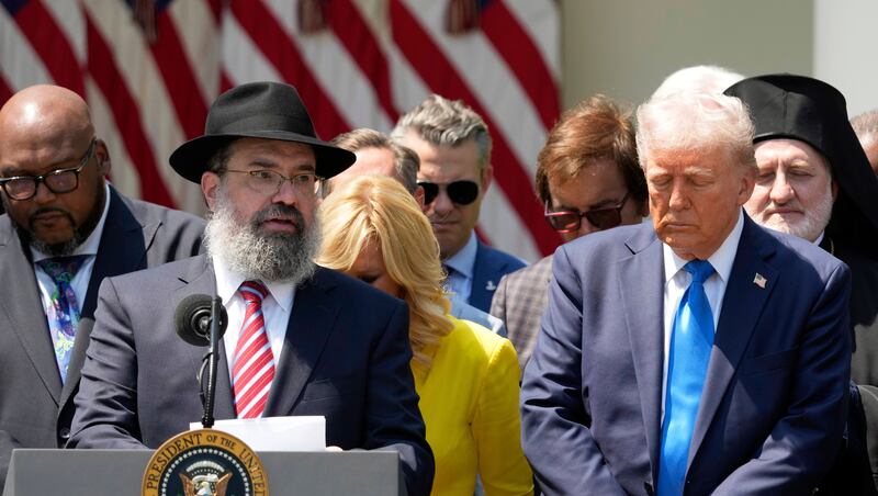 Trump creates a religious liberty commission on National Day of Prayer