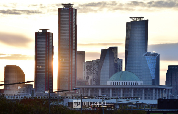 '대어급' DN솔루션즈 상장철회, IPO시장 투심 '흔들’