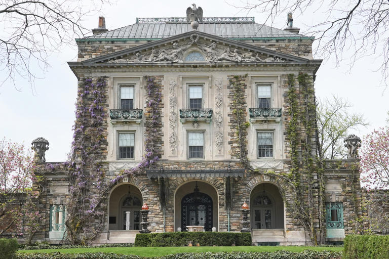Explore Kykuit, the historic home to generations of Rockefeller family ...