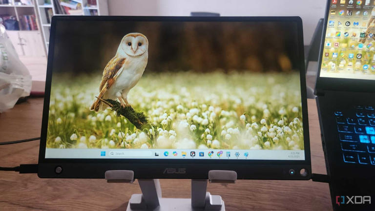 I love and hate using a portable monitor for these 6 reasons