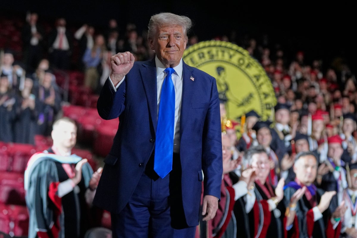 Trump on the stump again in commencement address with rambling stories ...