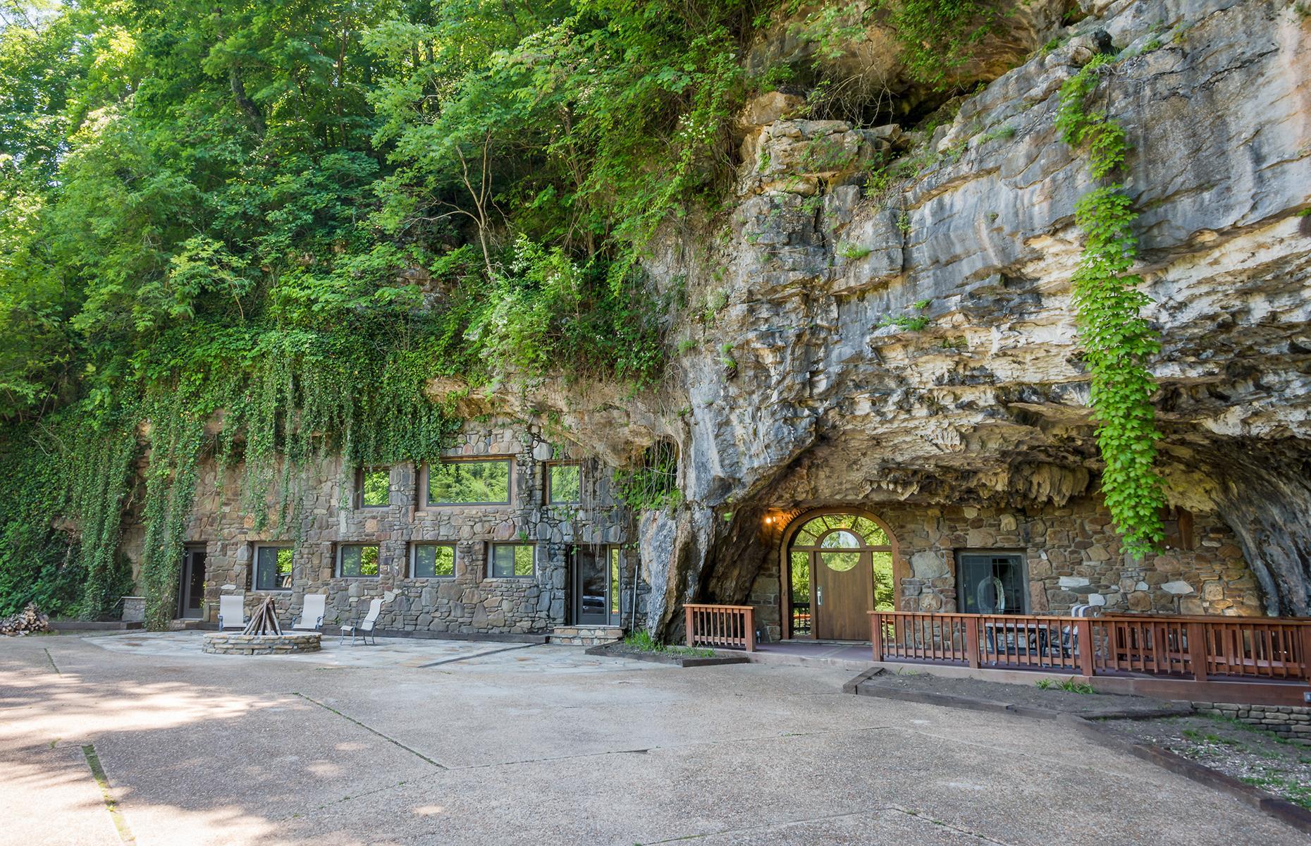 10 Incredible Cave Homes Around The World
