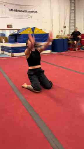 Pretending I'm on Dance Moms with My Front Aerial 🌟😚